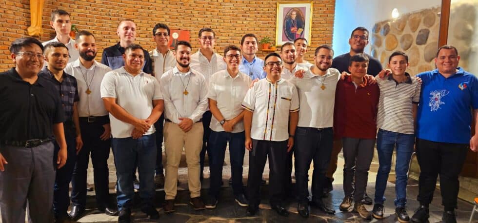 Diecinueve jóvenes admitidos al Noviciado Claretiano de América ...